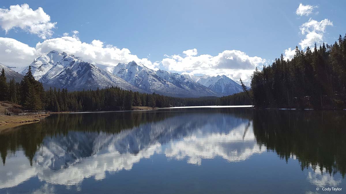 Johnson Lake Hike - Banff - Travel Banff Canada