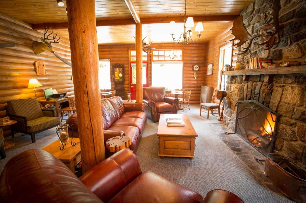 The 15 Best Banff Cabins - Travel Banff Canada