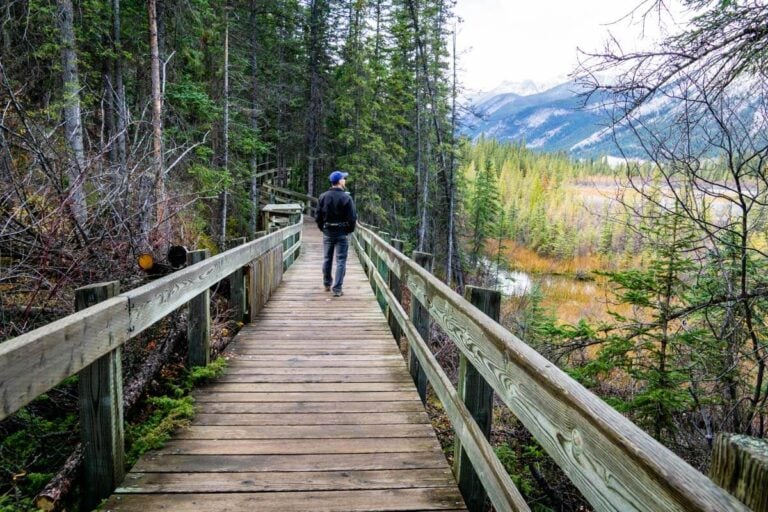 What to Wear Hiking in Banff: Shoes, Layers & Tips - Travel Banff Canada