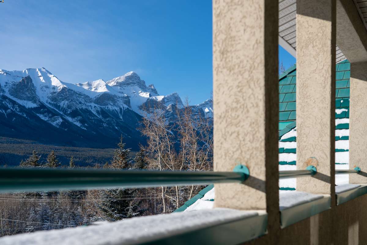 The 9 Best Cheap Hotels in Canmore - Travel Banff Canada