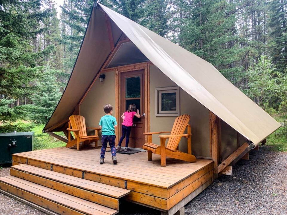 Why You Shouldn't Miss Lake Minnewanka Scenic Drive in Banff - Travel ...