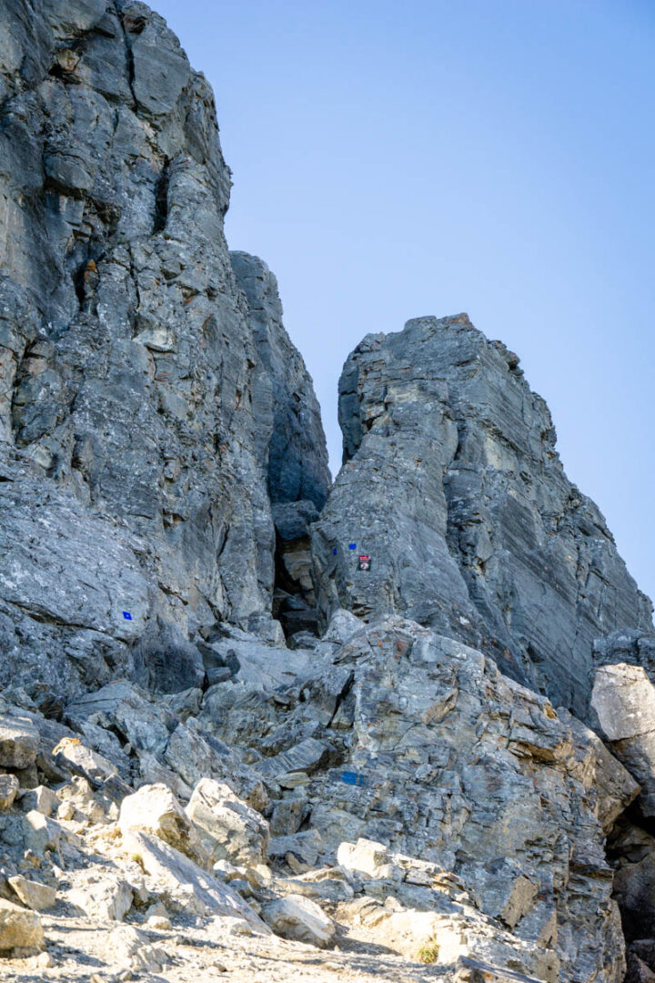 Mount Yamnuska Hike - Kananaskis Country - Travel Banff Canada