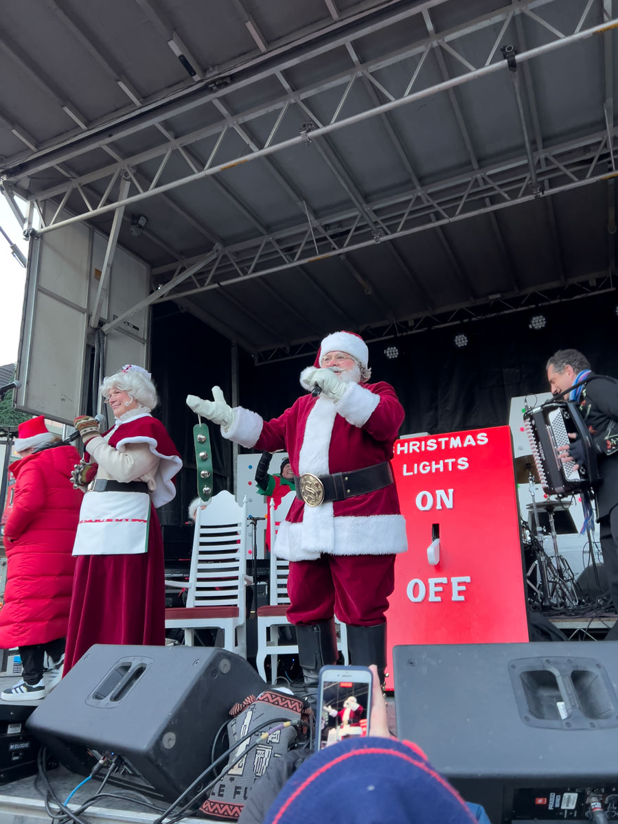 Christmas in Banff - 30 INCREDIBLE Ways to Get in the Holiday Spirit ...