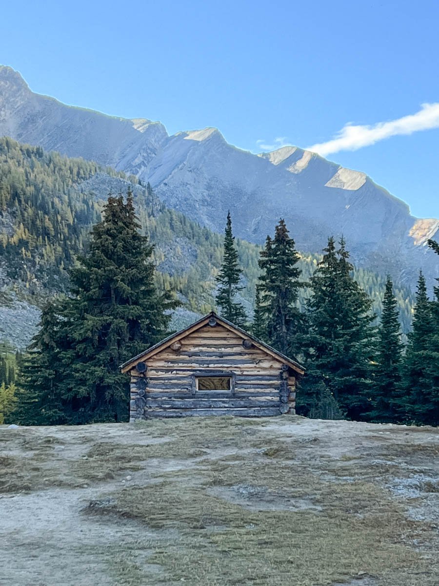 Hidden Lake Trail – Banff National Park - Travel Banff Canada