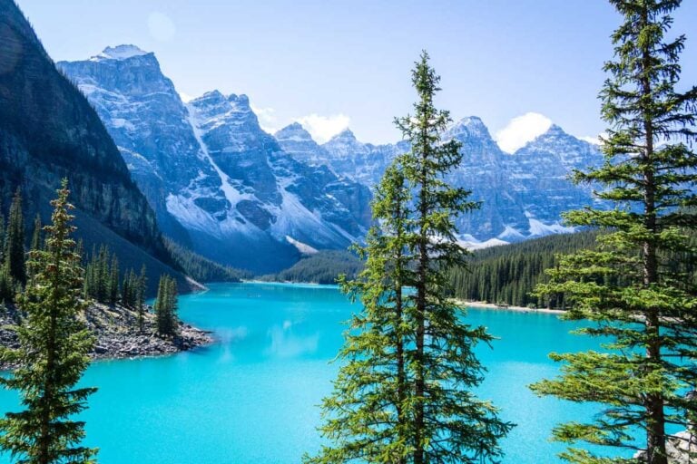 Moraine Lake Parking (Everything You NEED to Know) - Travel Banff Canada
