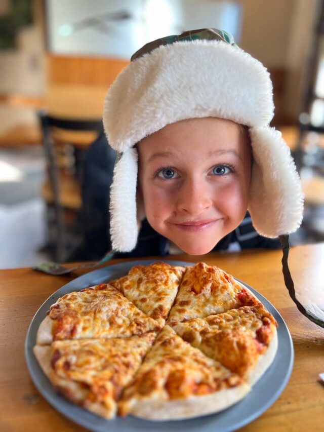 The 8 Best Canmore Lunch Restaurants - Travel Banff Canada