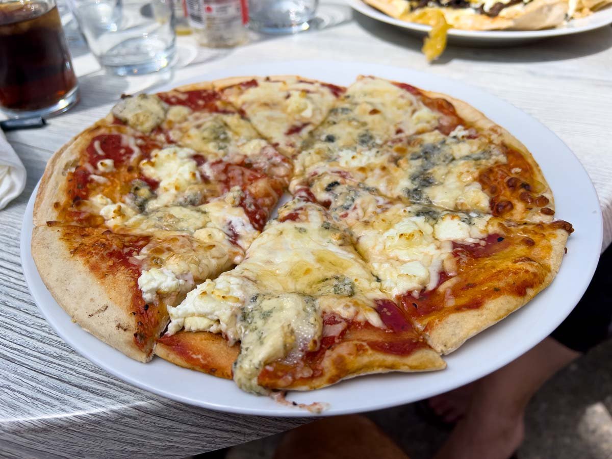 The 8 Best Canmore Lunch Restaurants - Travel Banff Canada